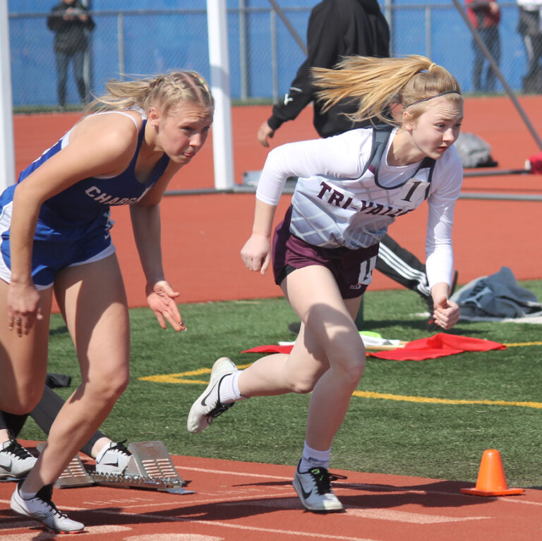 Tri-Valley Track Competes at Tea Invite - Tri-Valley Mustangs