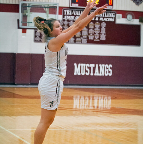 Mustang Girls Advance in Region 3A Tournament - Tri-Valley Mustangs